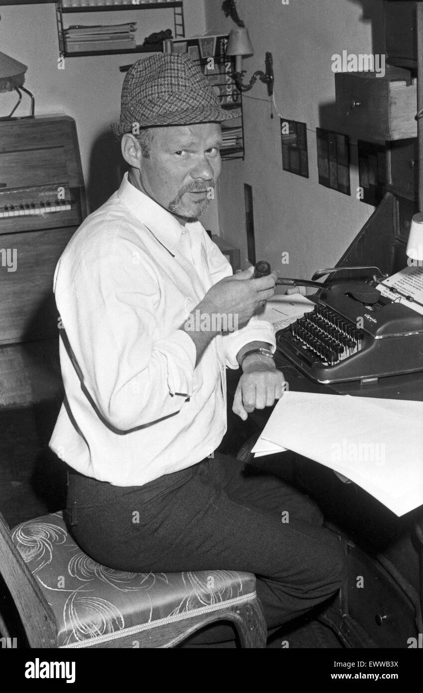 Der deutsche Schauspieler Ralf Wolter, Deutschland 1960er Jahre. German ...