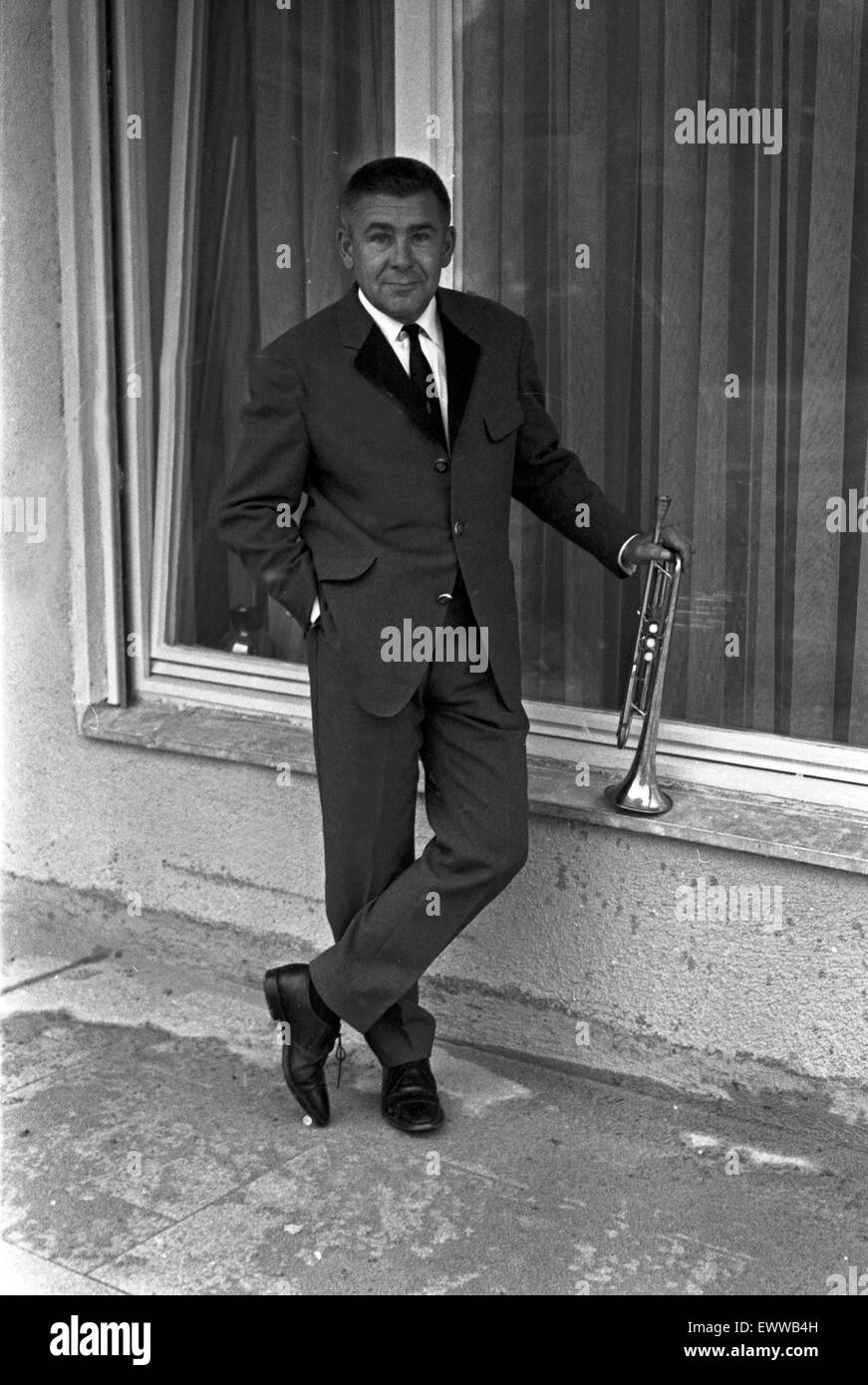 Der deutsche Trompeter und Komponist Roy Etzel, Deutschland 1960er ...