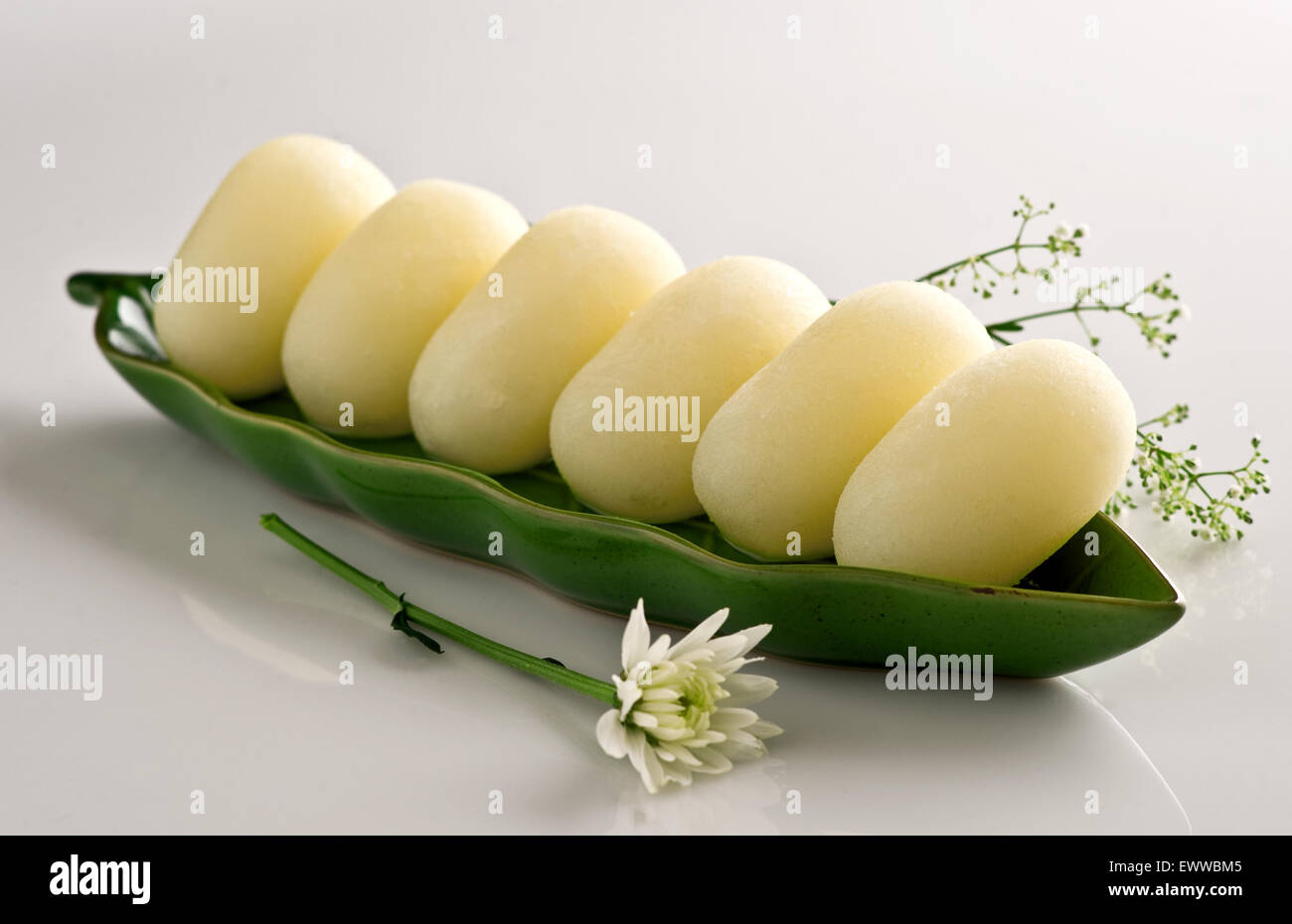 Soft & Juicy Chum Chums in Green Dish Stock Photo - Alamy