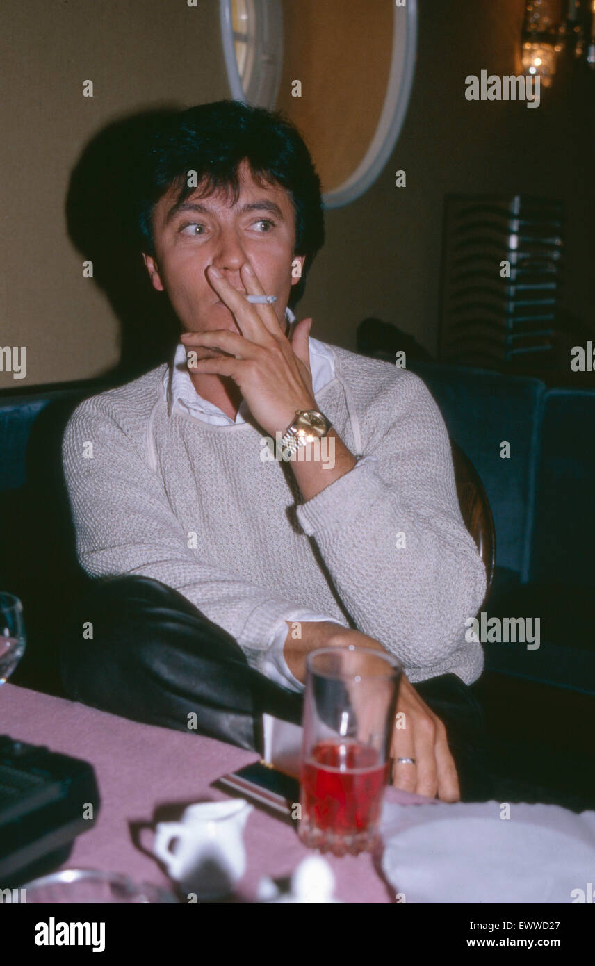 Der deutsche Schlagersänger Rex Gildo, Deutschland 1970er Jahre. German ...