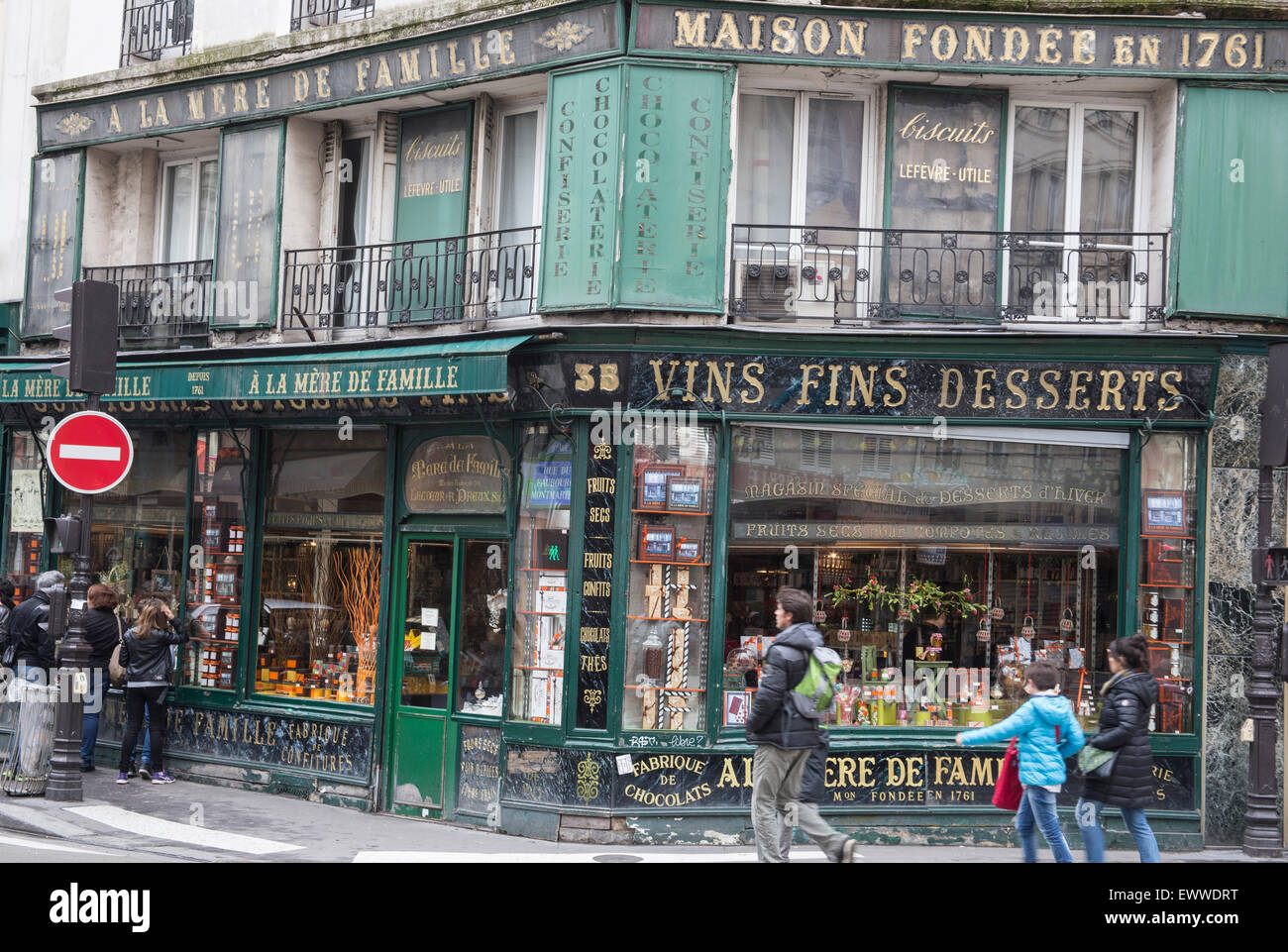 Traditional food shops on Paris streets Stock Photo - Alamy