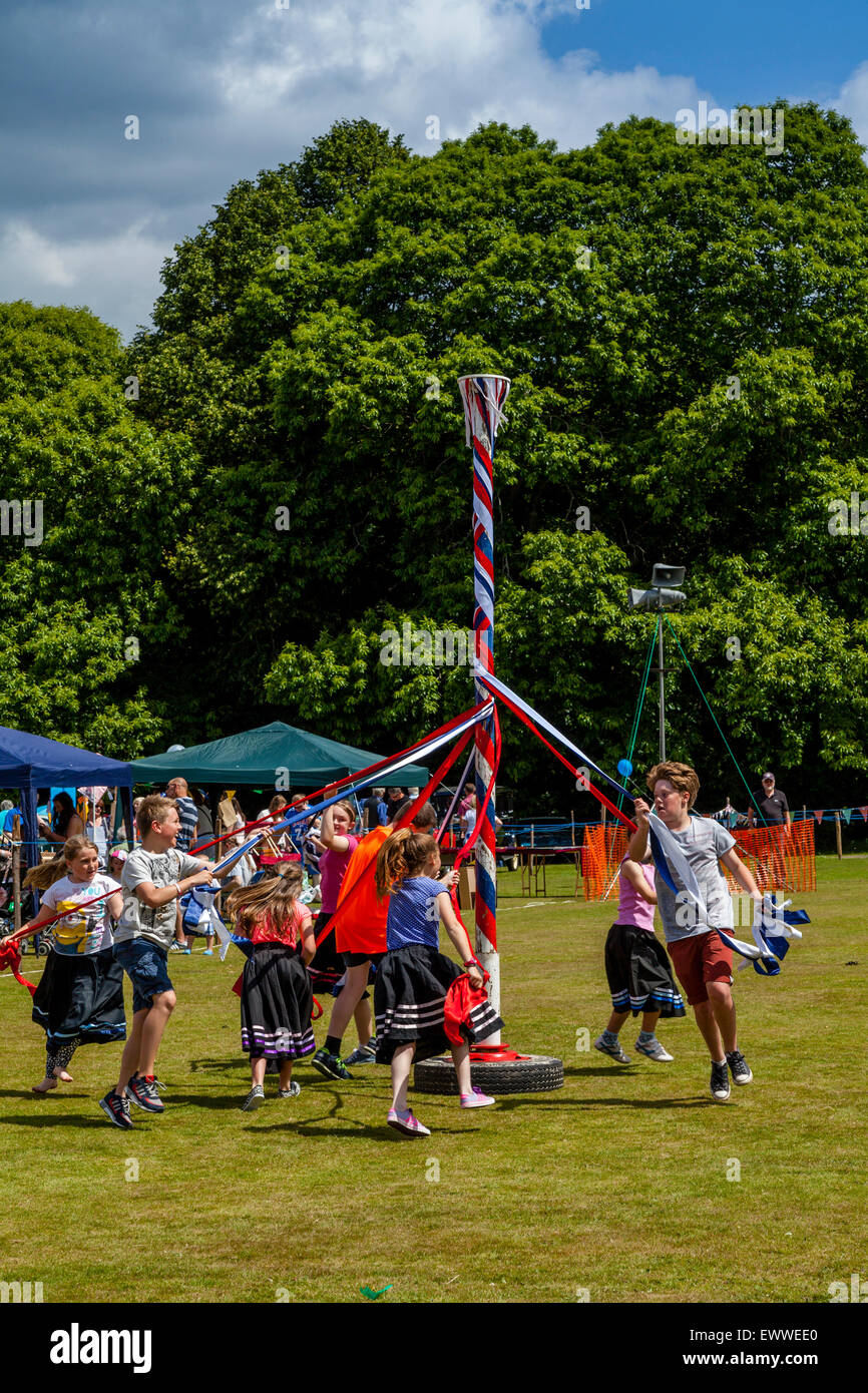Village green fete maypole hi-res stock photography and images - Alamy