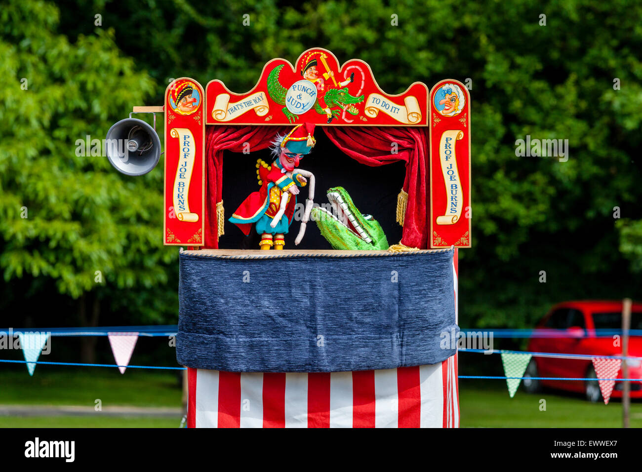 A Traditional Punch & Judy Show, Nutley Village Fete, Nutley, Sussex ...