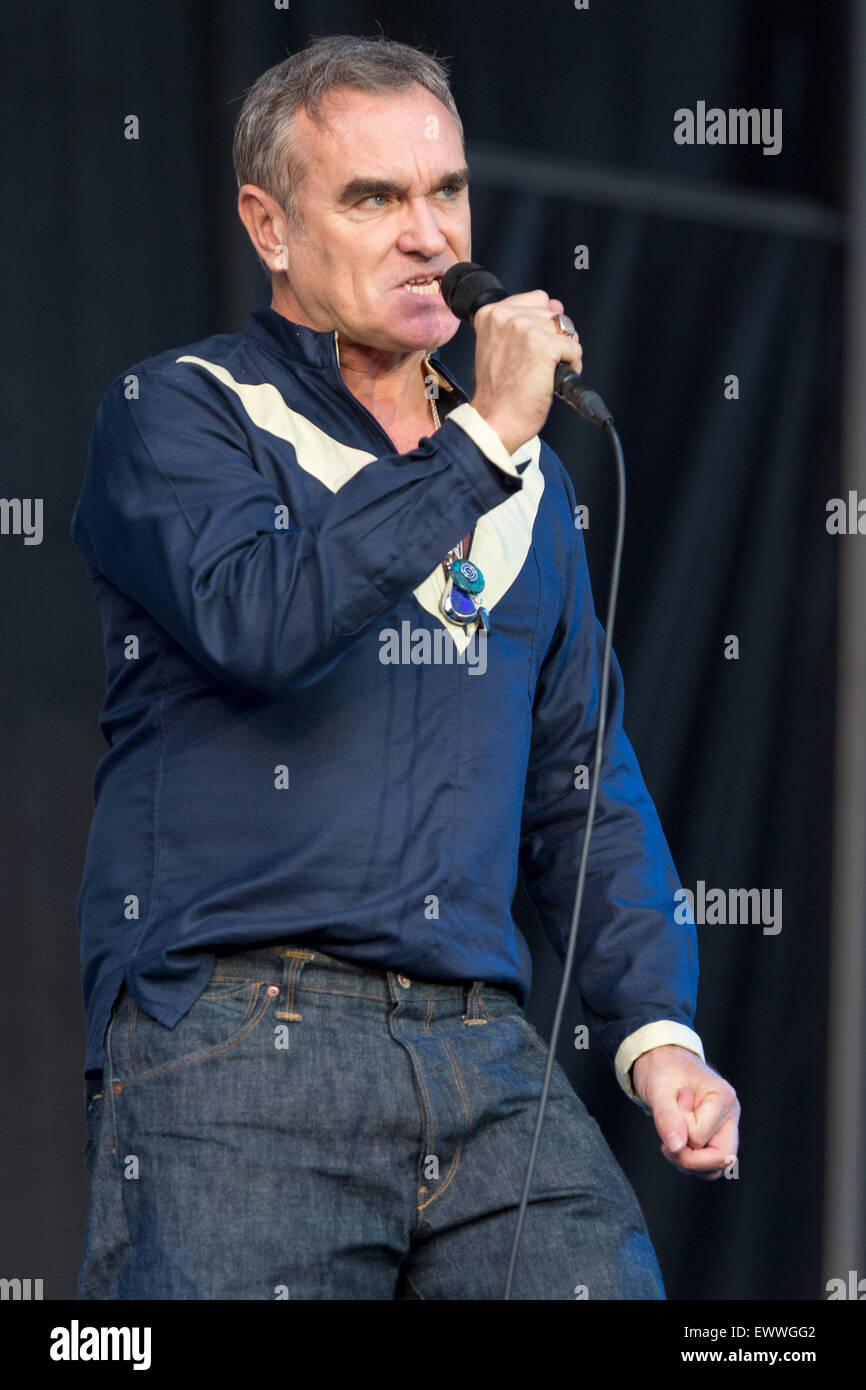 Smiths on stage hi-res stock photography and images - Alamy