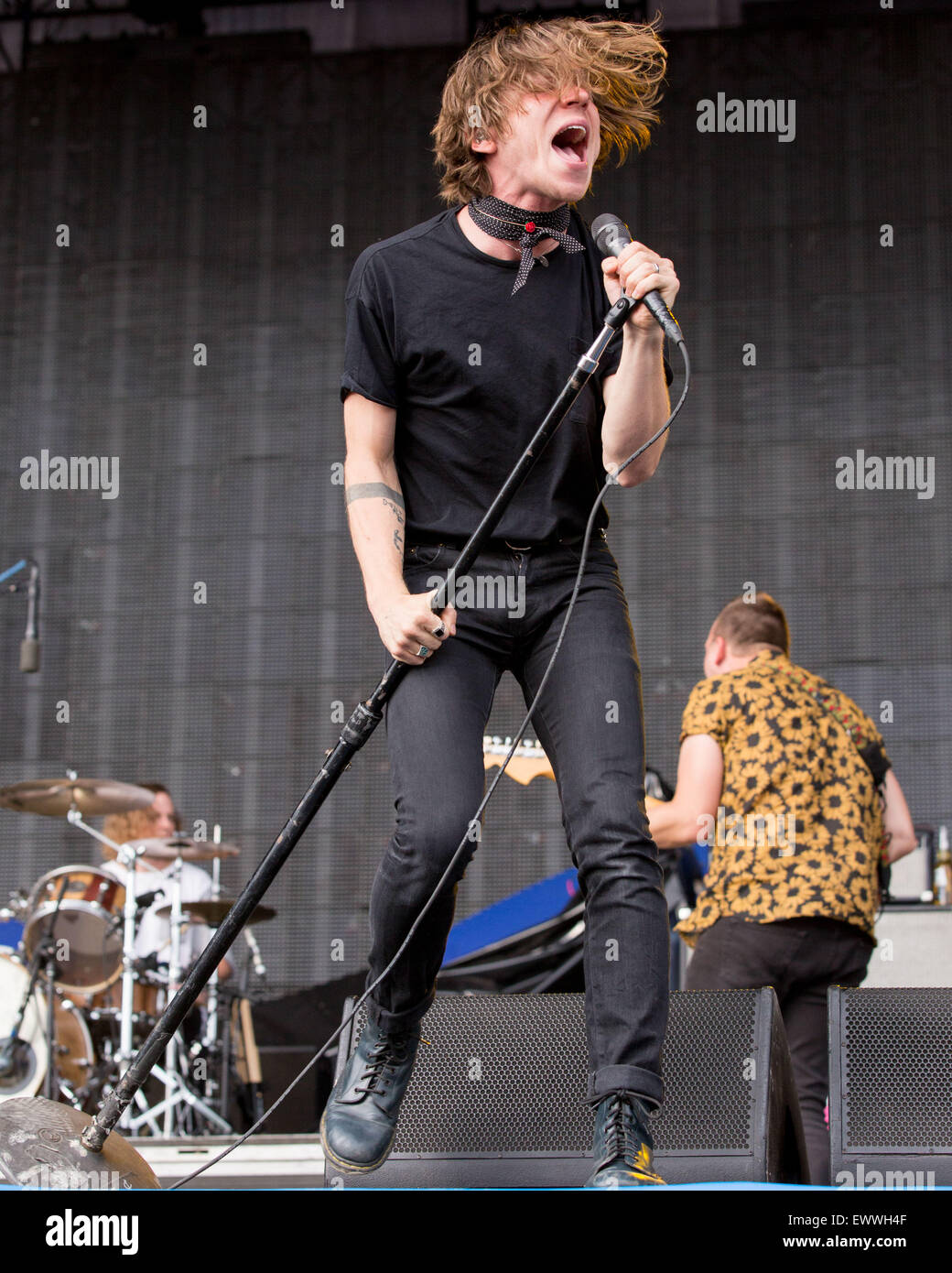Singer matt shultz cage elephant hi-res stock photography and images ...