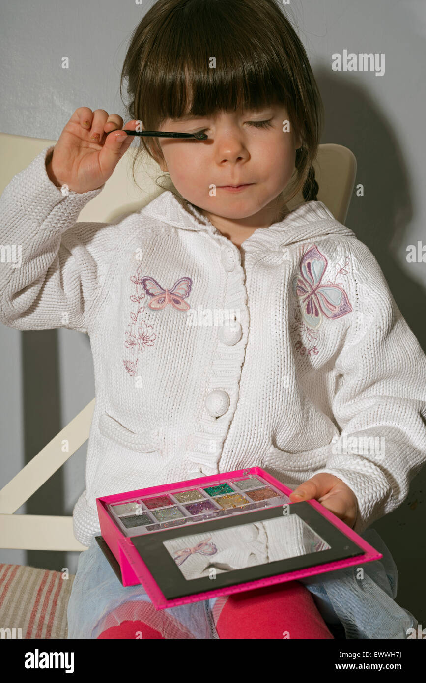 Mums and children hi-res stock photography and images - Alamy