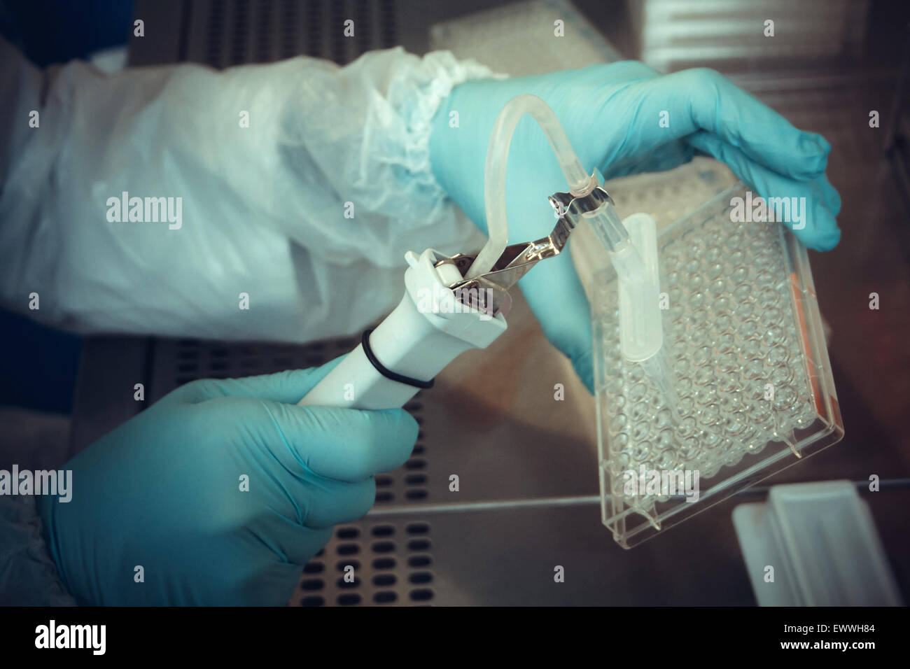 Medical lab pipette hi-res stock photography and images - Alamy