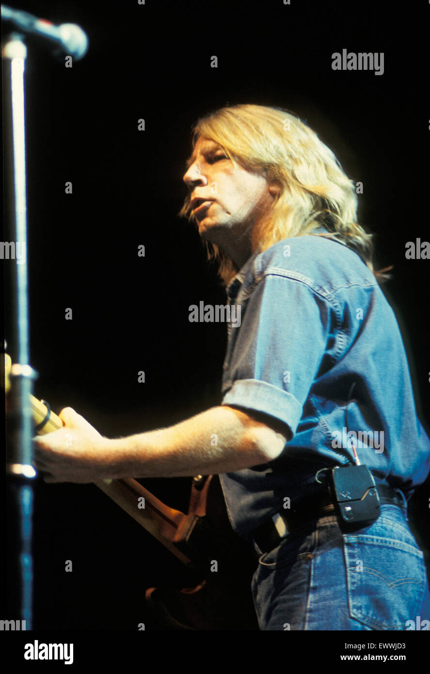 STATUS QUO UK rock group with Rick Parfitt about 1990 Stock Photo - Alamy