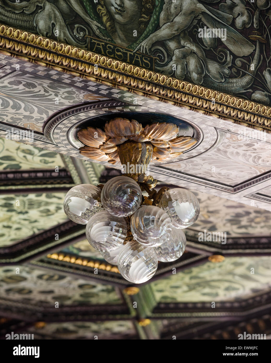 Light fitting hi-res stock photography and images - Alamy