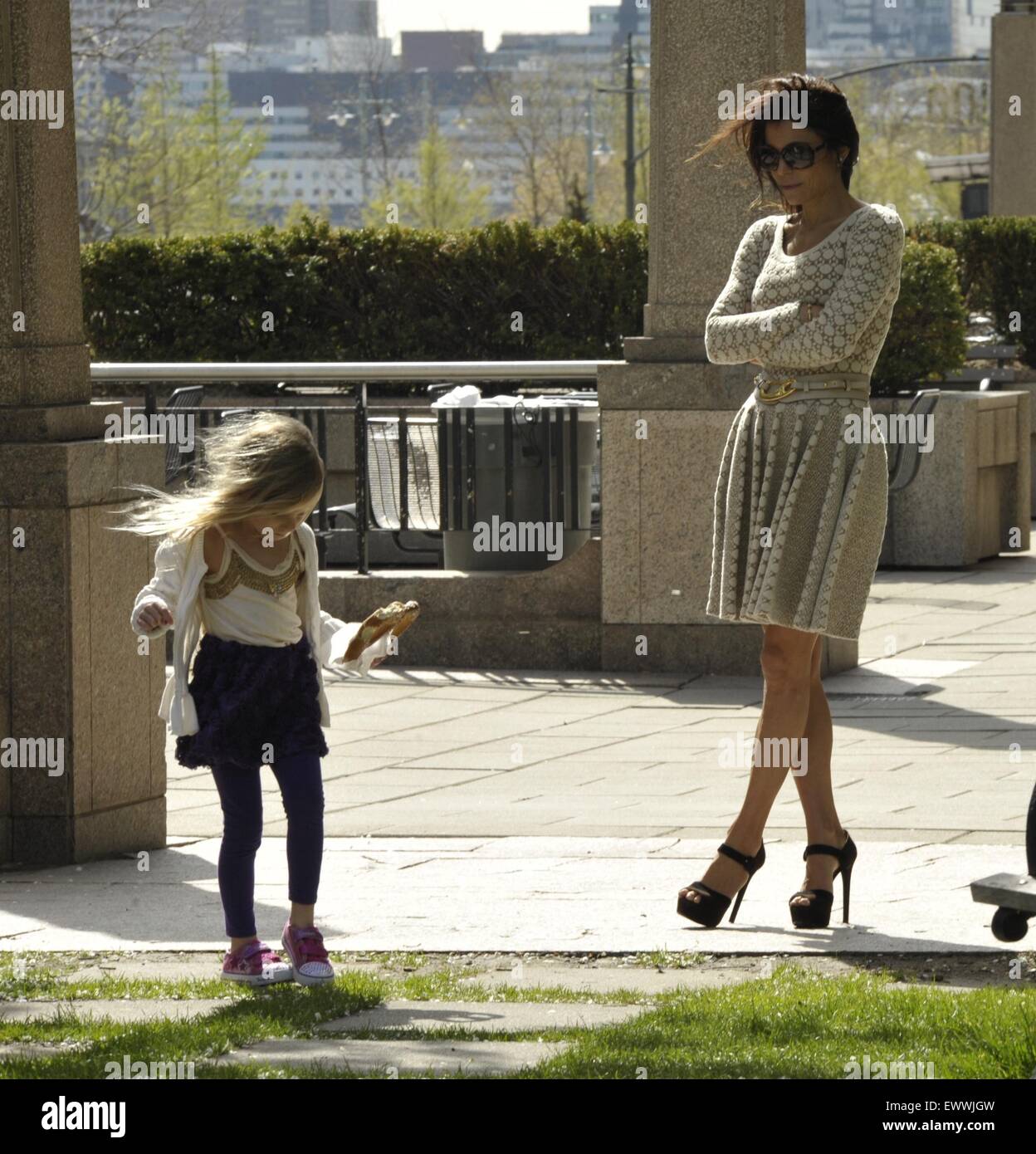 Bethenny Frankel and her daughter Bryn spend time in a local park on a ...