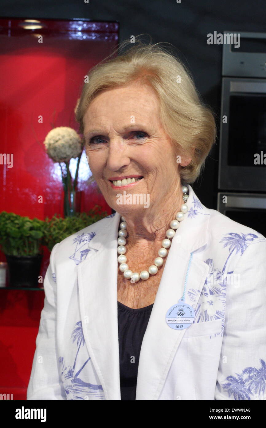 Mary berry at the chatsworth country fair hi-res stock photography and ...