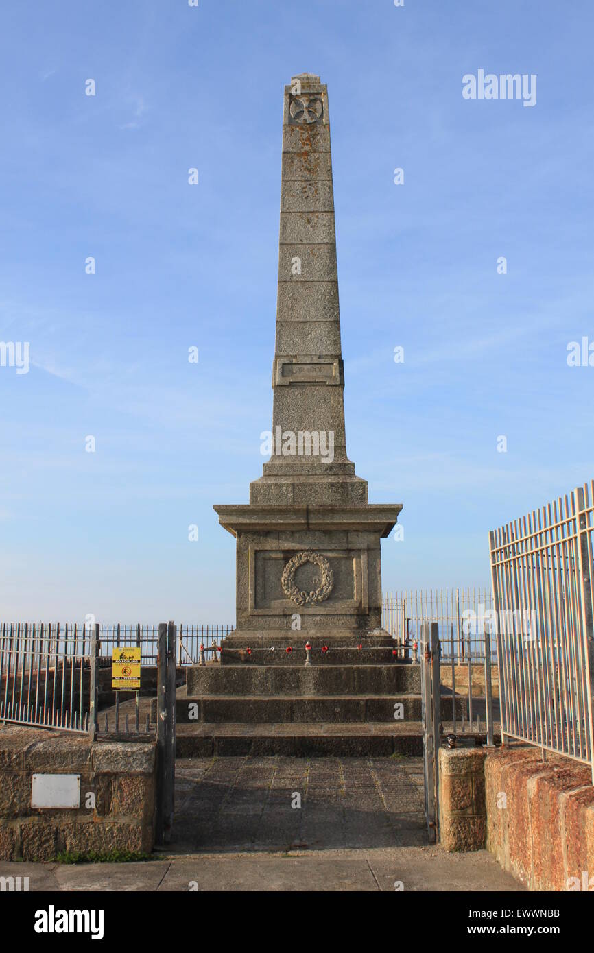 War Memorial in early morning light by battery rocks and jubillee pool ...