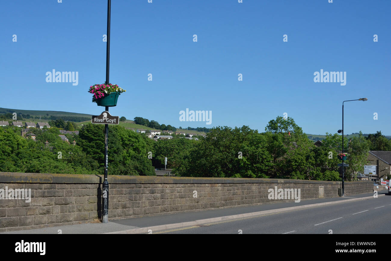 Derbyshire sign for new mills hi-res stock photography and images - Alamy