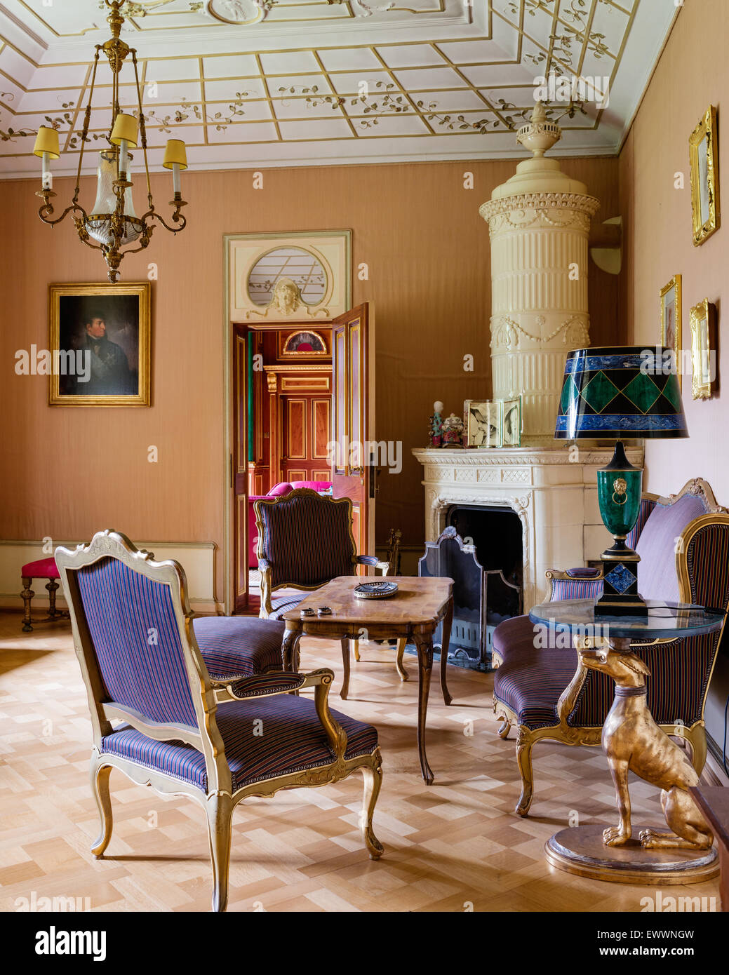 Louis xv style hi-res stock photography and images - Alamy