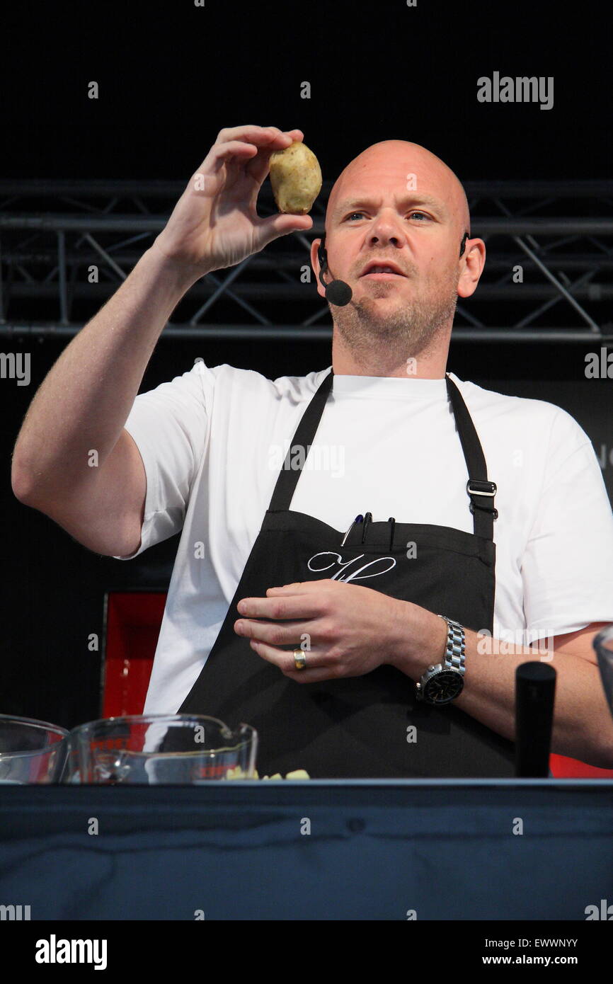 English celebrity chef hi-res stock photography and images - Alamy