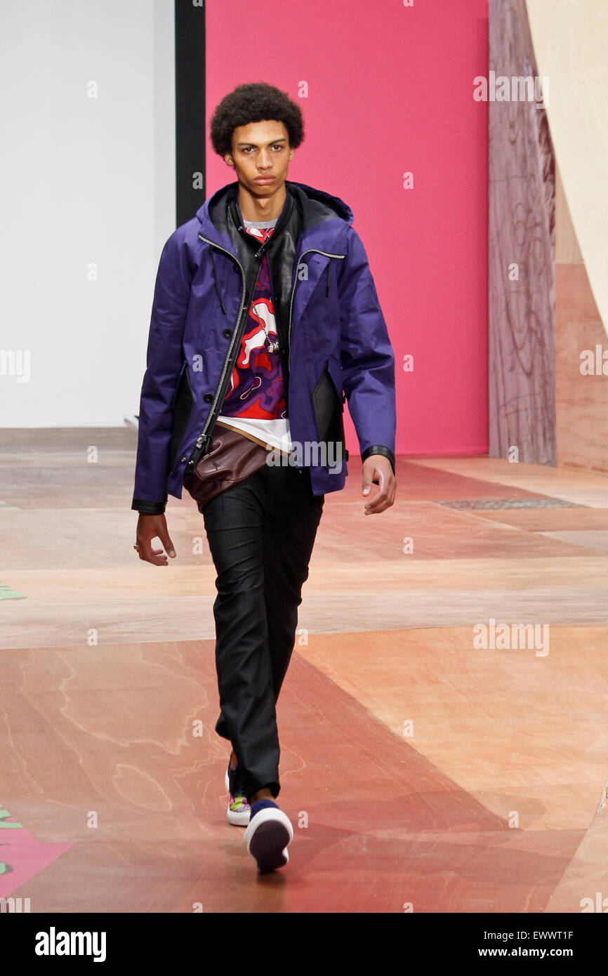 Fashion catwalk male models hi-res stock photography and images - Alamy