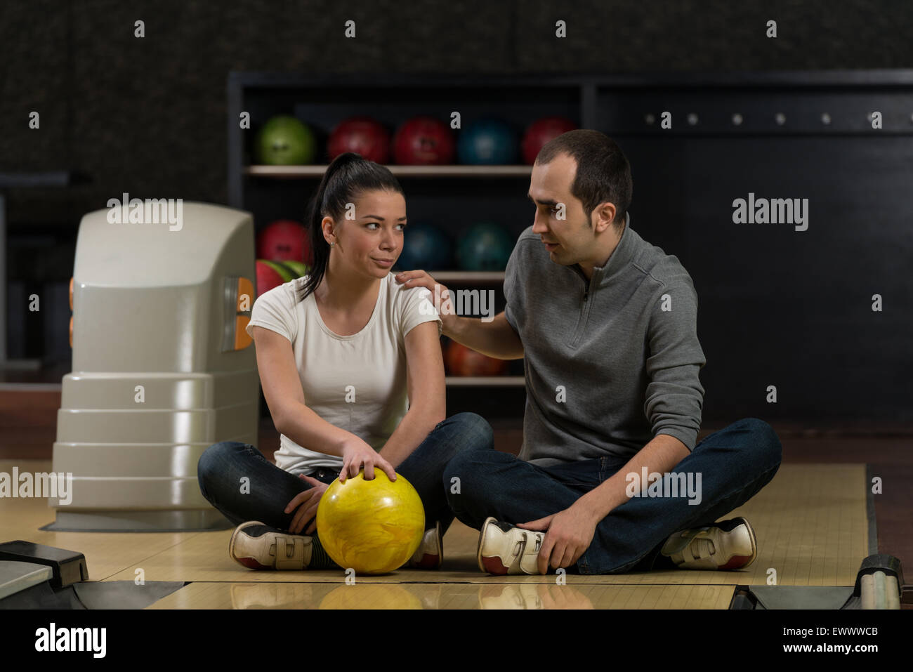 Two men ten pin bowling hi-res stock photography and images - Alamy