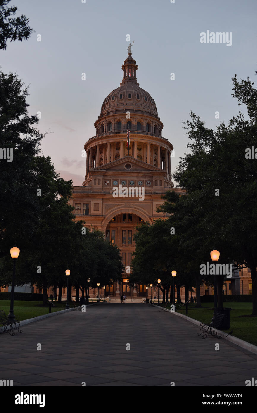 Texas State Capitol at night Stock Photo - Alamy