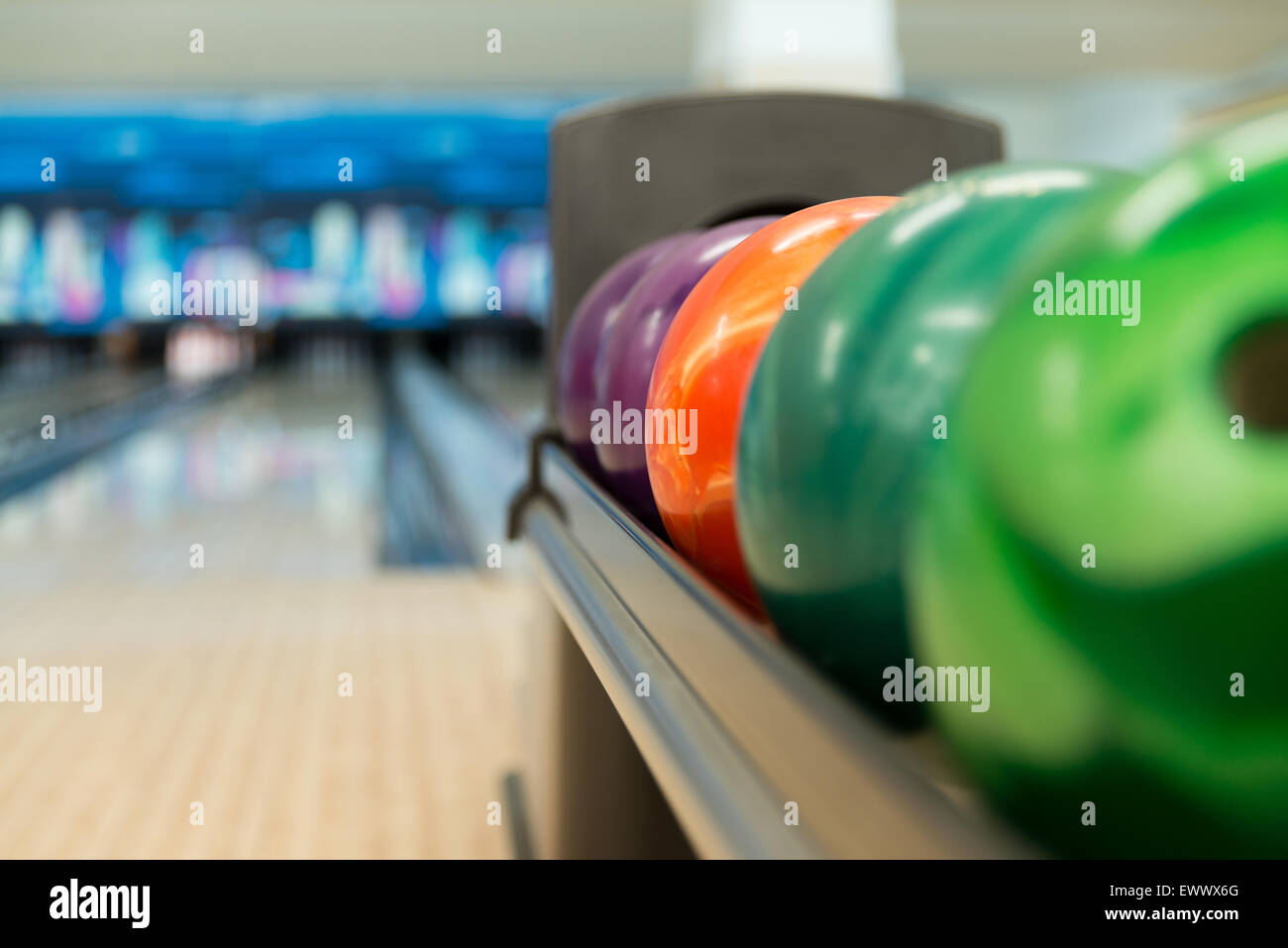 Ten pin bowling hi-res stock photography and images - Alamy