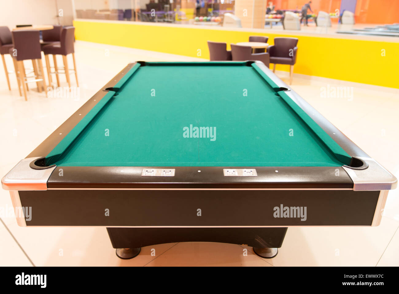 Pool hall game games hi-res stock photography and images - Alamy