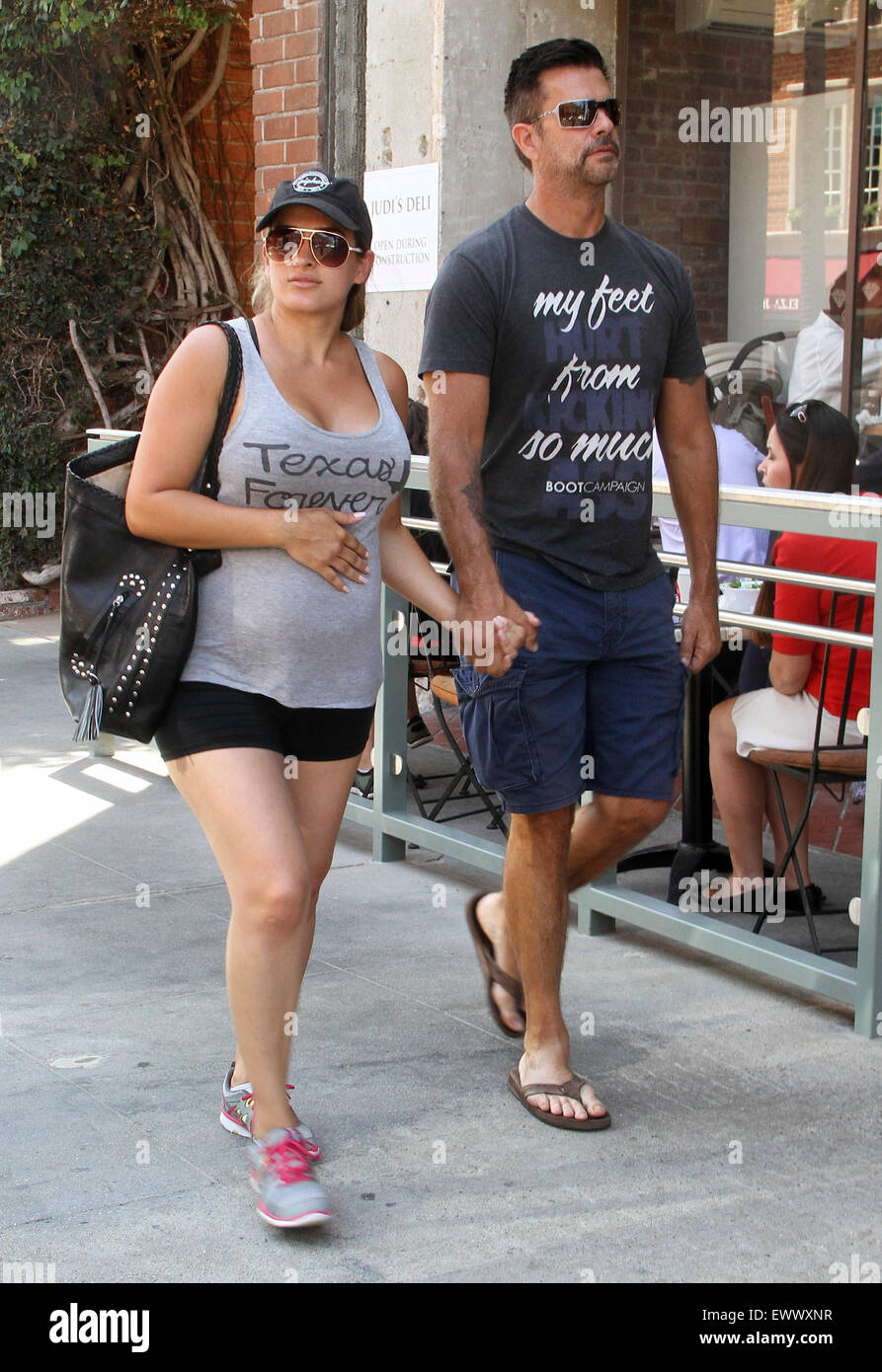 Lorenzo Lamas goes to a nail salon in Beverly Hills wearing a 'My Feet ...