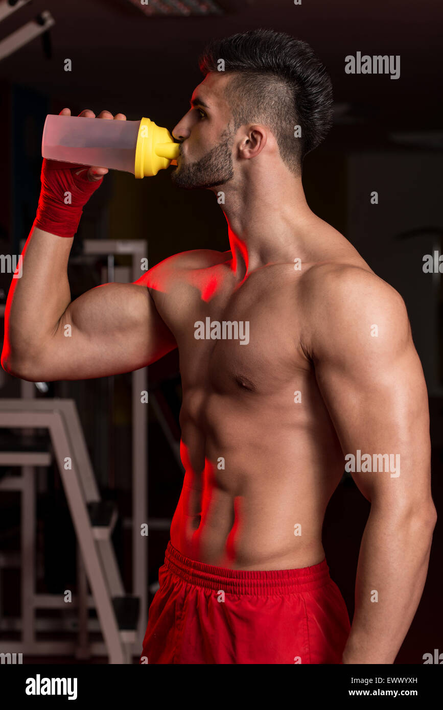 Fighter Drinking From A Bottle Of Water Stock Photo - Alamy