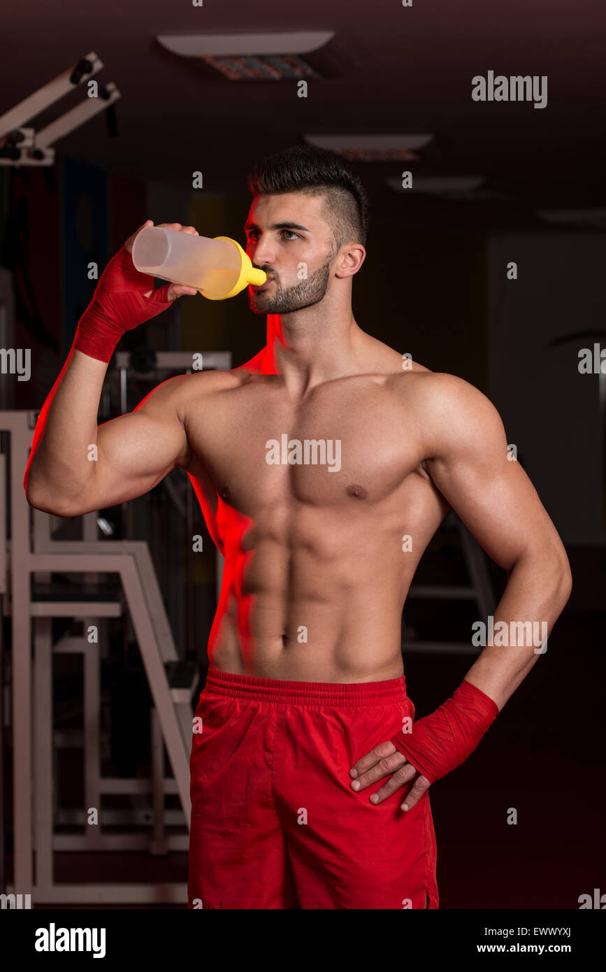 Muscular young man mixed hi-res stock photography and images - Alamy
