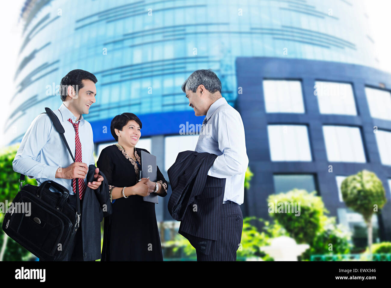Man woman talking files hi-res stock photography and images - Alamy