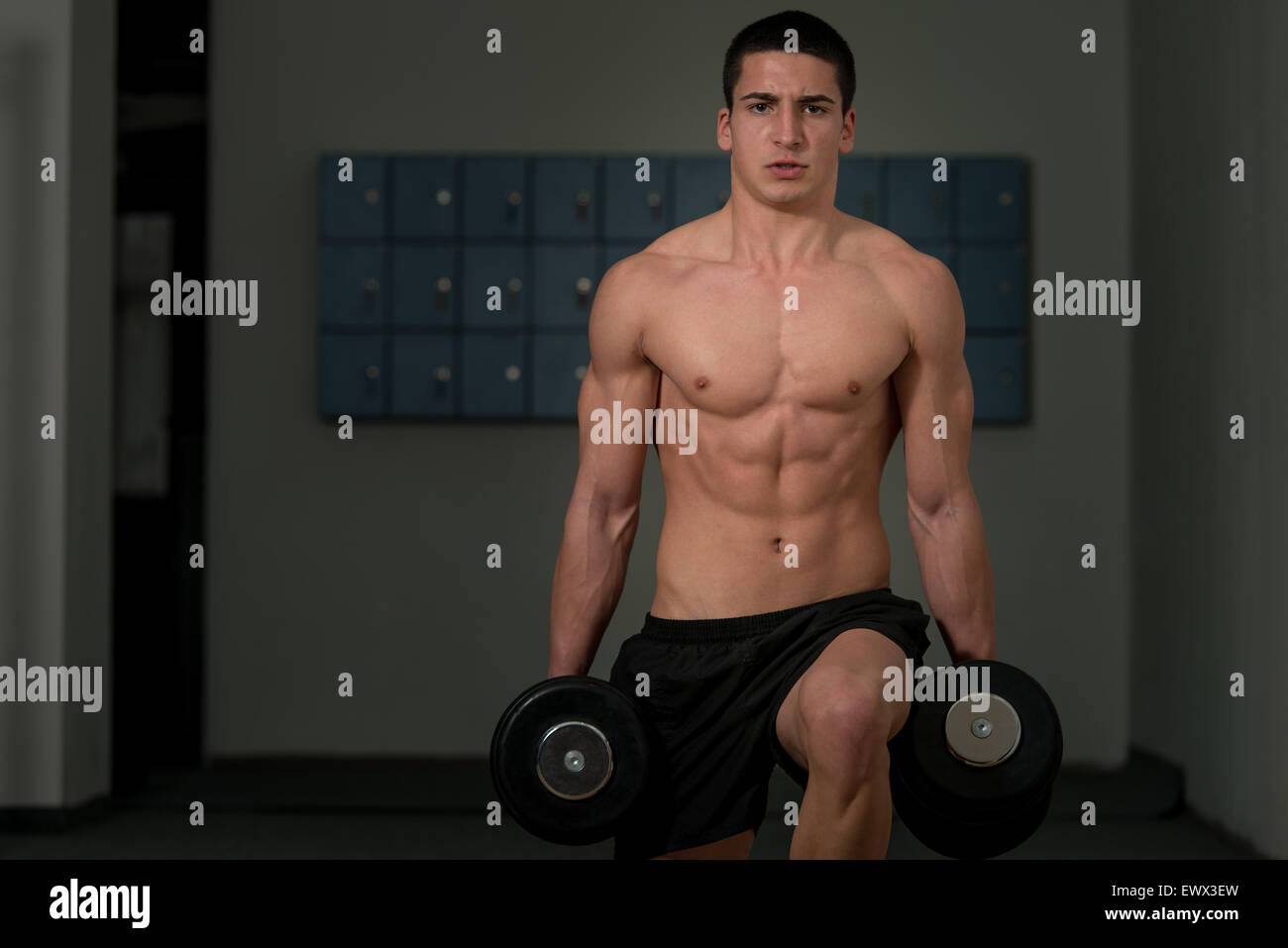 Dumbbell lunge hi-res stock photography and images - Alamy