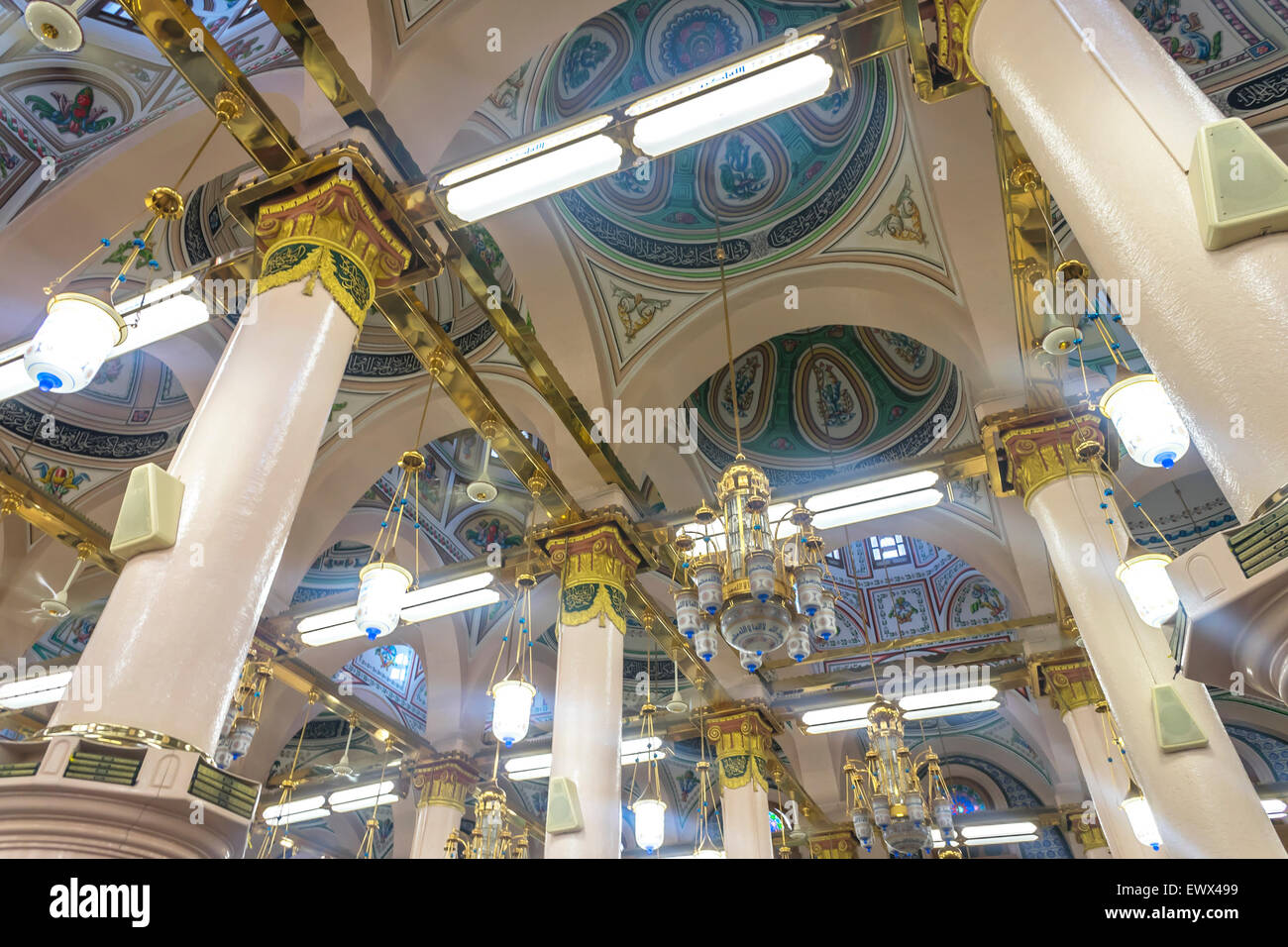 Al masjid an nabawi interior hi-res stock photography and images - Alamy
