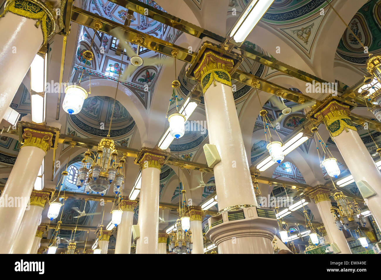 Al masjid an nabawi interior hi-res stock photography and images - Alamy