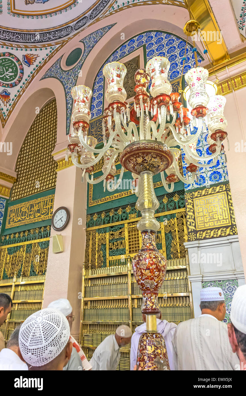 MEDINA-MAR 8 : Interior of Masjid Nabawi March 8, 2015 in Medina, Saudi ...