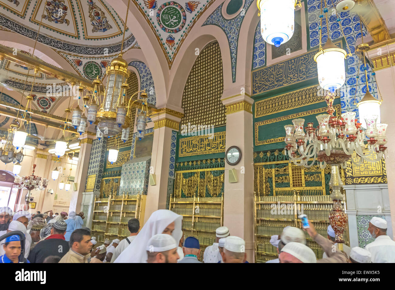 MEDINA-MAR 8 : Interior of Masjid Nabawi March 8, 2015 in Medina, Saudi ...