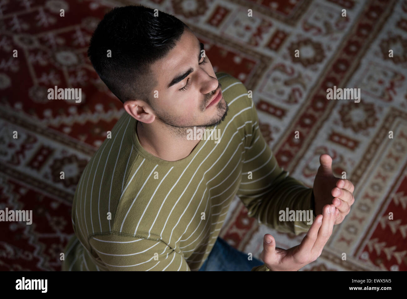 Muslim man praying islamic hi-res stock photography and images - Alamy