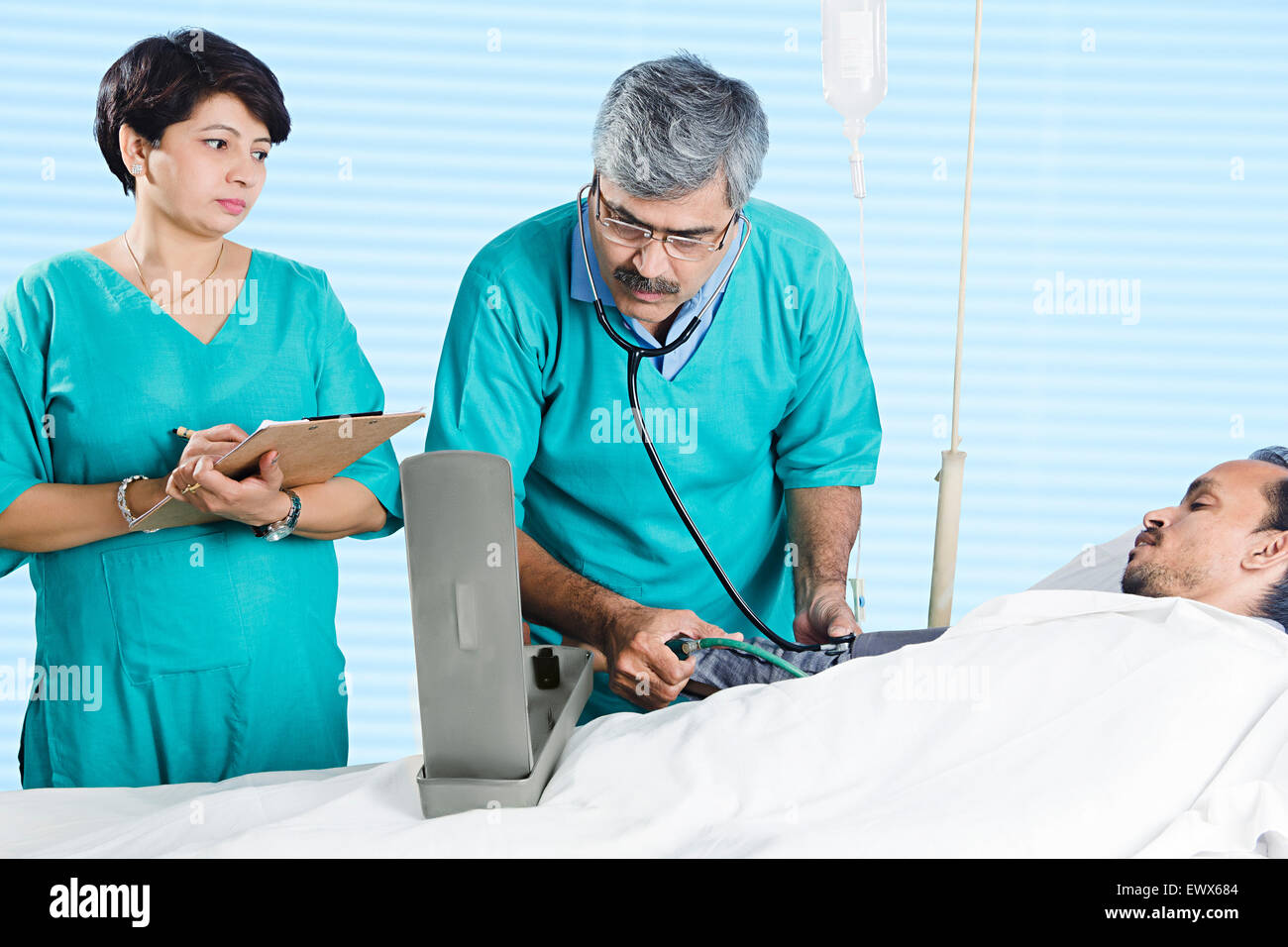 Indian doctor hospital patient eyes hi-res stock photography and images ...