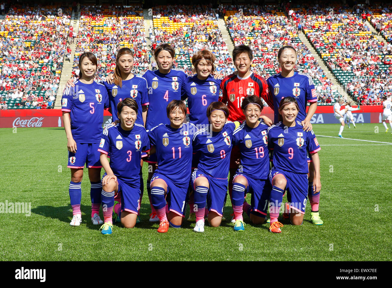 Canada soccer team pose hi-res stock photography and images - Alamy