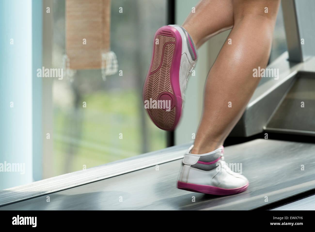 Black women runners blurred hi-res stock photography and images - Alamy
