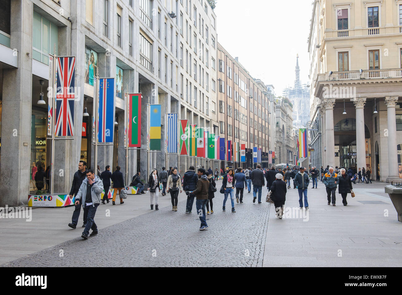 Italy milan street scene hi-res stock photography and images - Alamy