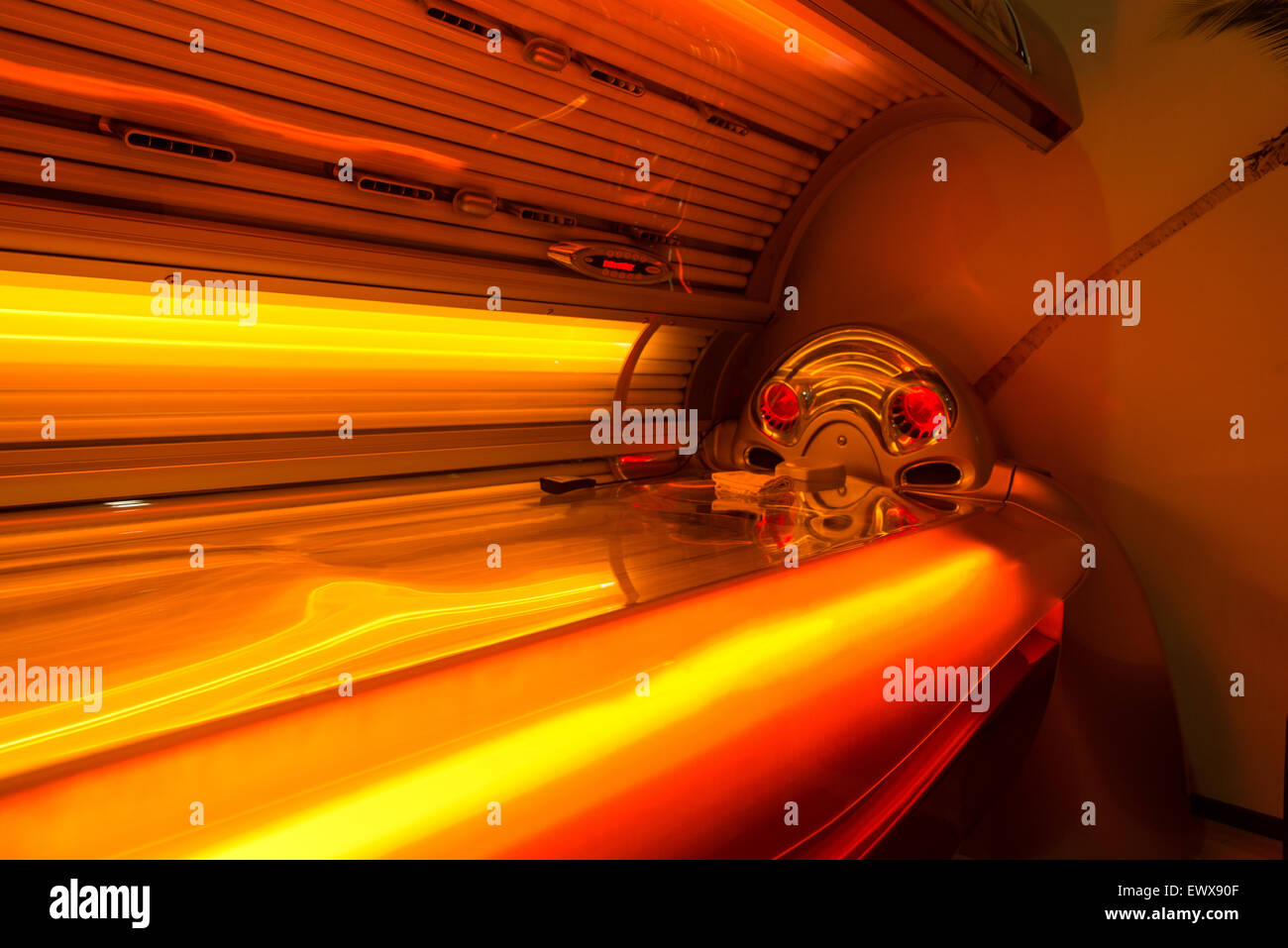 Solarium tanning bed hi-res stock photography and images - Alamy