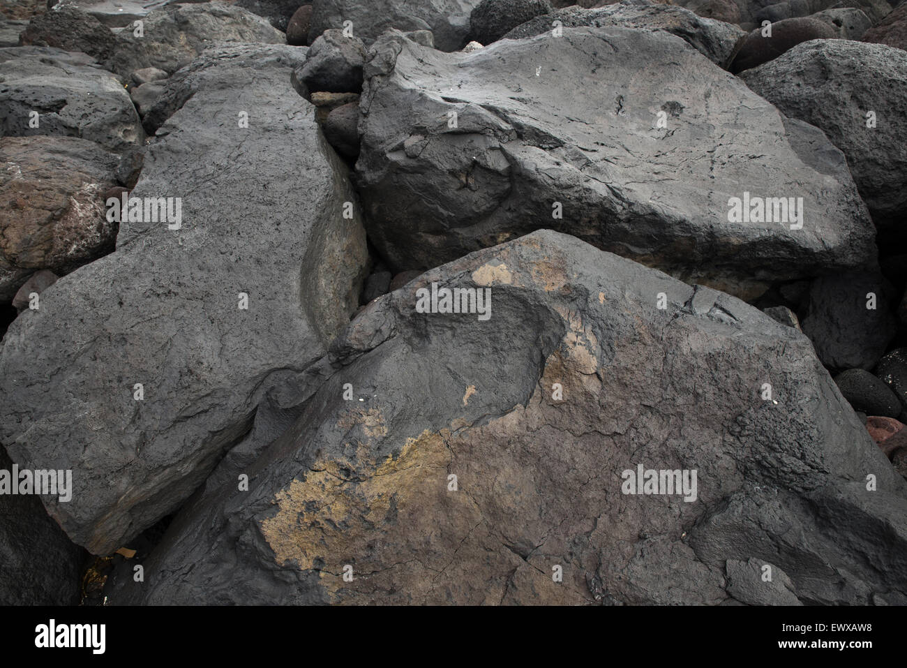 Black volcanic rocks hi-res stock photography and images - Alamy