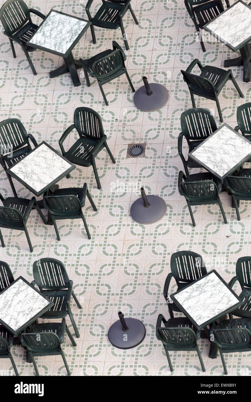 Restaurant tables from above hi-res stock photography and images - Alamy