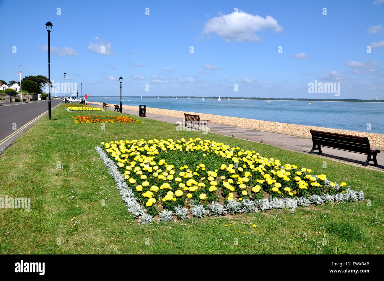 Seafront esplanade at Cowes, Isle of Wight Stock Photo - Alamy