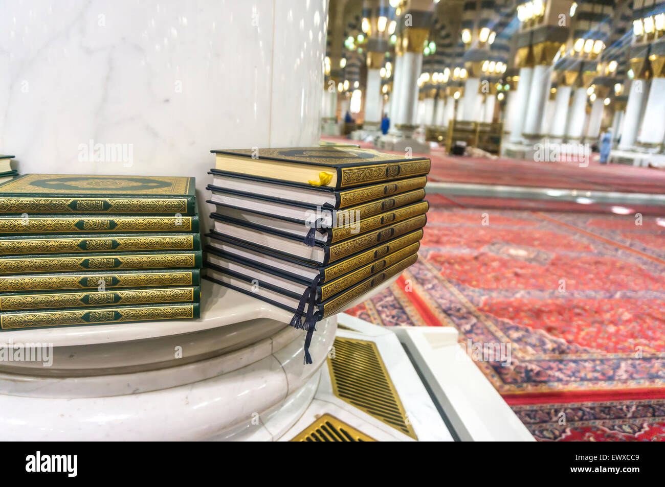 Al masjid an nabawi interior hi-res stock photography and images - Alamy