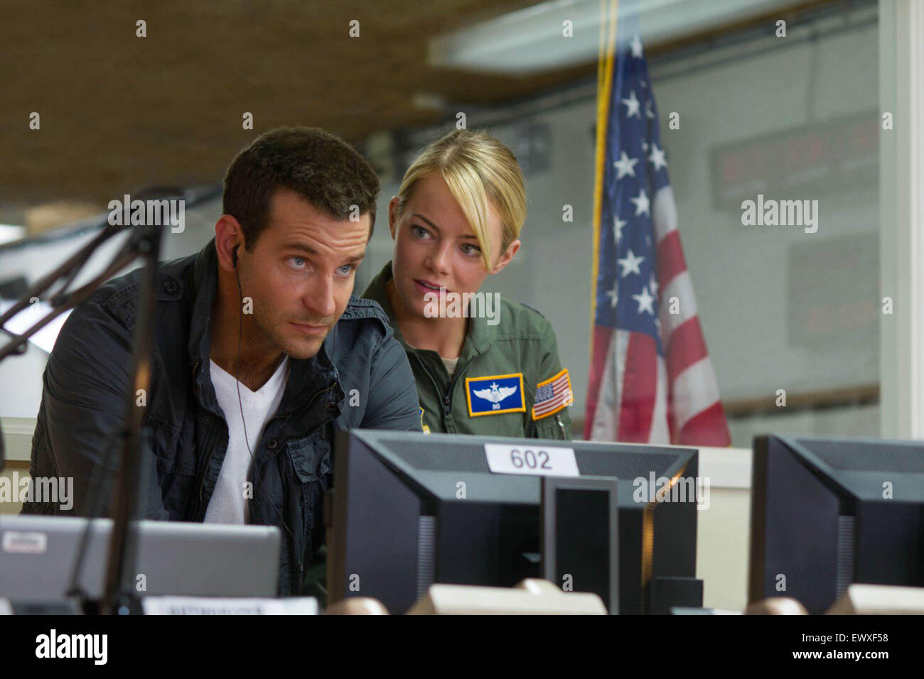 ALOHA (2015) BRADLEY COOPER, EMMA STONE CAMERON CROWE (DIR Stock Photo ...