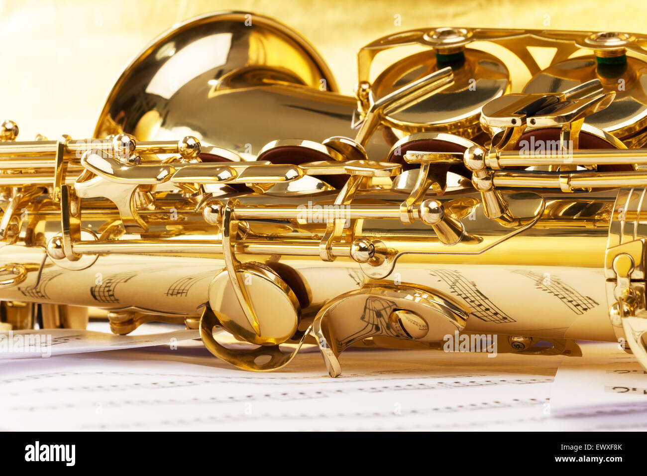 Saxophone musical notes hi-res stock photography and images - Alamy