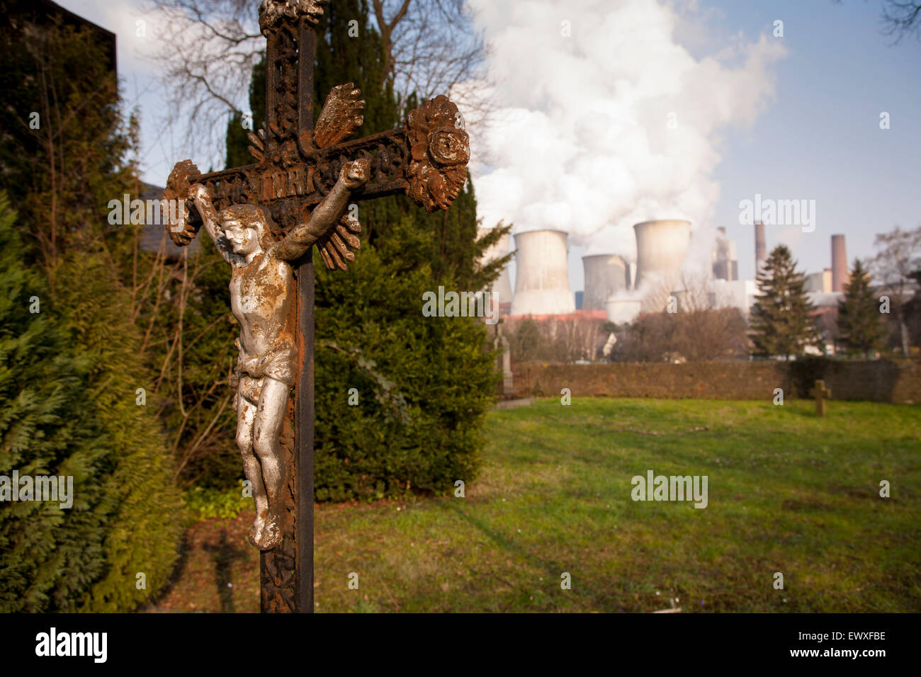 Bergheim germany rwe power plant hi-res stock photography and images ...