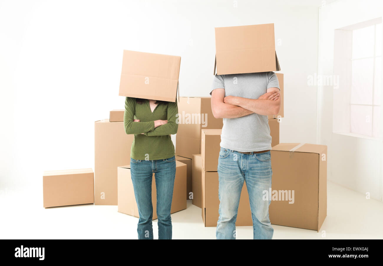 Women with boxes on head hi-res stock photography and images - Alamy