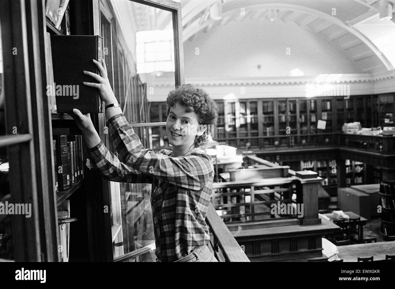 Central Library, Victoria Square, Middlesbrough, 21st October 1985 ...