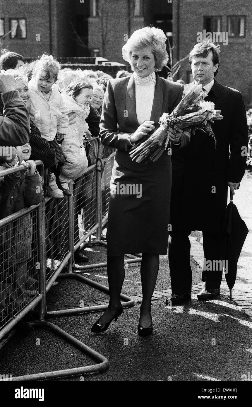Princess Diana visiting the Boyd Court Guinness Trust Housing Estate ...