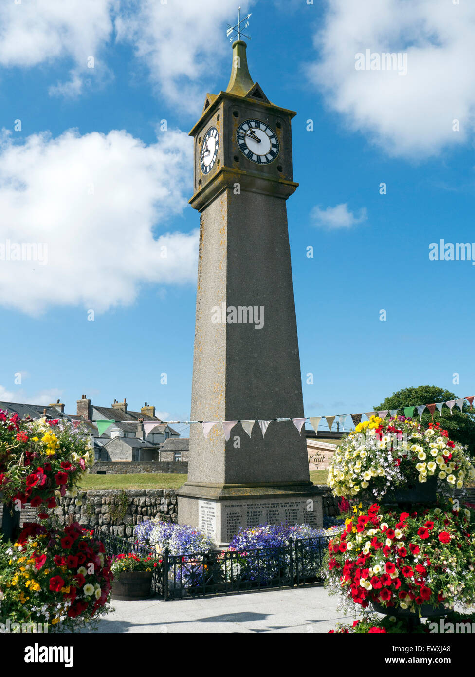 War memorial and clock tower hi-res stock photography and images - Alamy